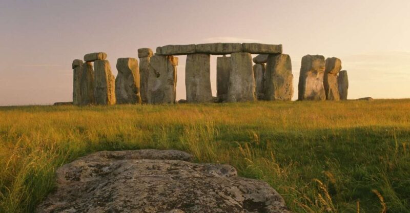 London: Stonehenge, Bath, Lacock, & Avebury Small Group Tour - An Authentic Day Out in Wiltshire