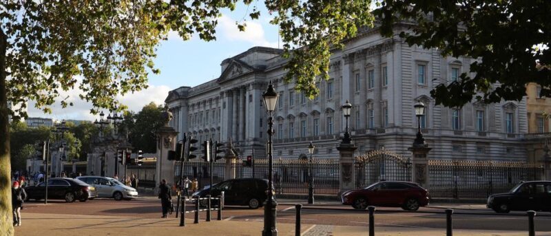 London: Three Palaces Walk & Tea at Kensington Palace - FAQ