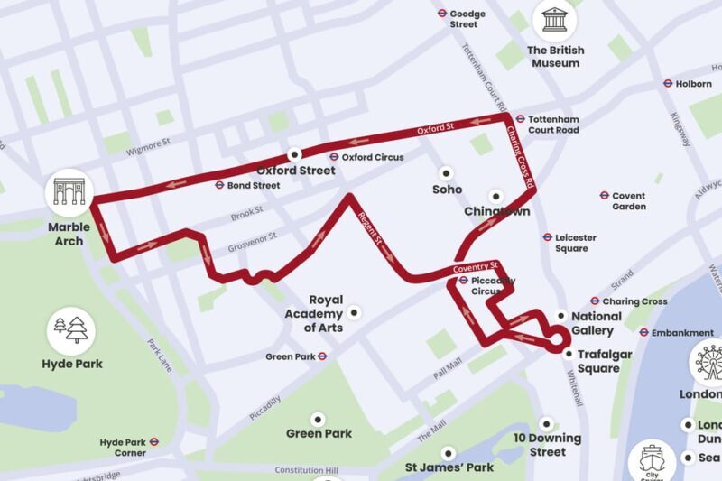 London: Tootbus Christmas Lights Tour incl walking tours - Iconic Landmarks Dressed in Holiday Glory