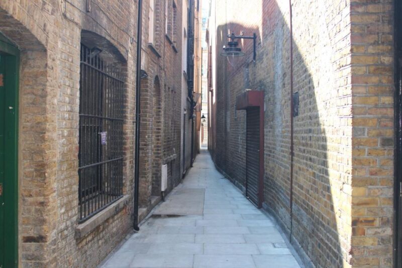 London: Tour of Classic Rom Com Locations - Practical Details & Tips