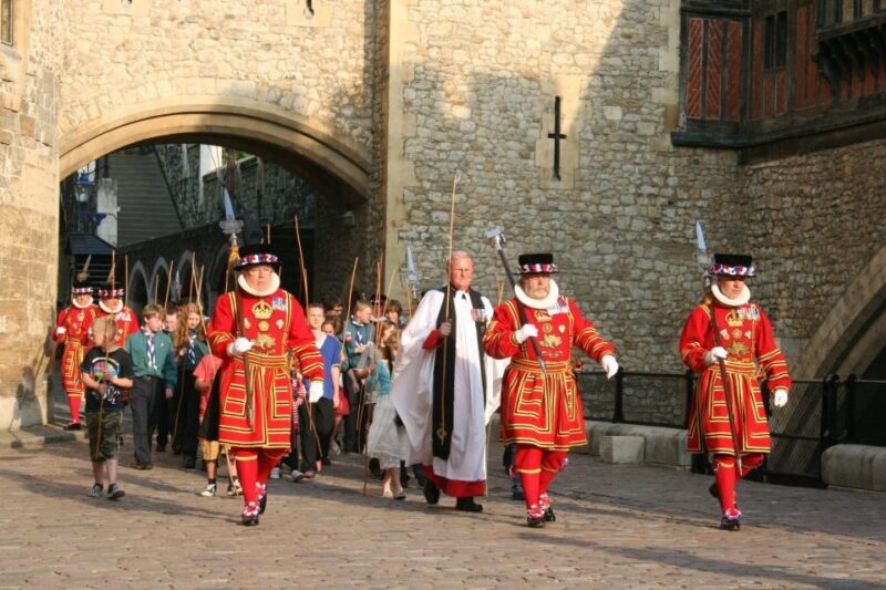 London: Tower of London and Crown Jewels Easy Access Tour - Authentic Experiences and Genuine Value