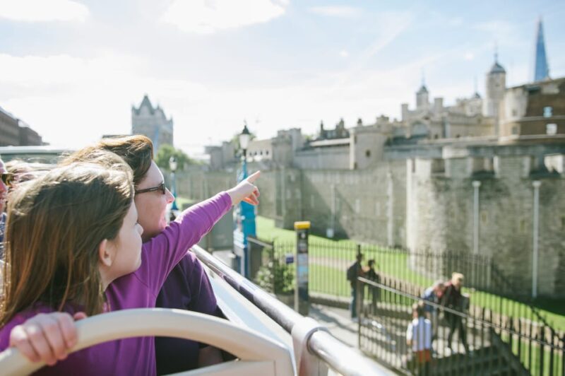 London: Tower of London, Hop-on, Hop-off Bus & River Cruise - Thames River Cruise: A Scenic Shortcut
