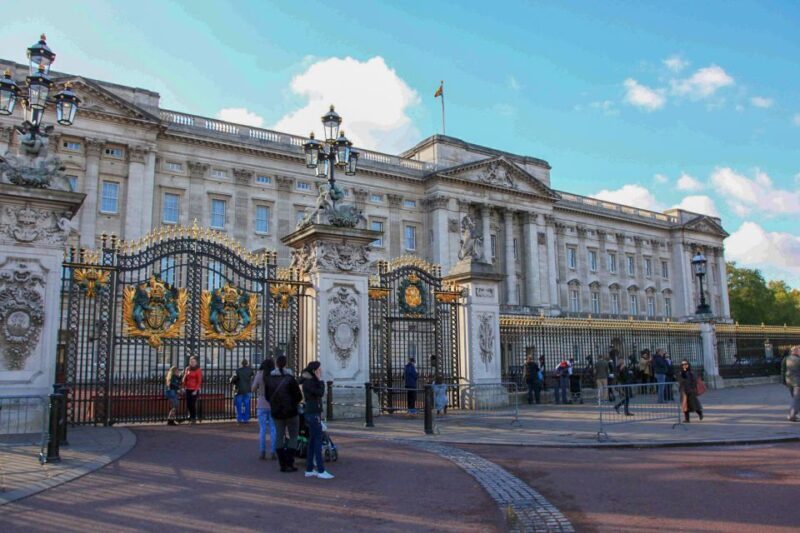 London: Tower of London, Thames Boat & Changing of the Guard - A Detailed Look at the Tour Experience