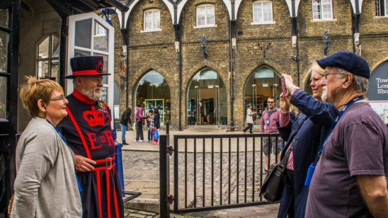 London: Tower of London, Thames Boat & Changing of the Guard - Who Will Love This Tour?