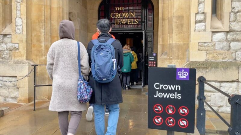 London: Tower of London Tour with Crown Jewels & Beefeaters - The Detailed Itinerary