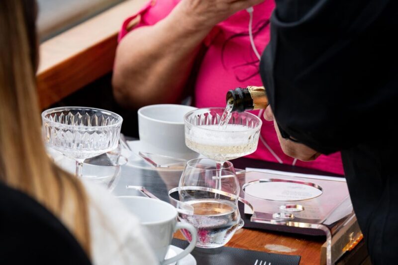 London: Traditional Afternoon Tea Tour in a Luxury Coach - The Sum Up