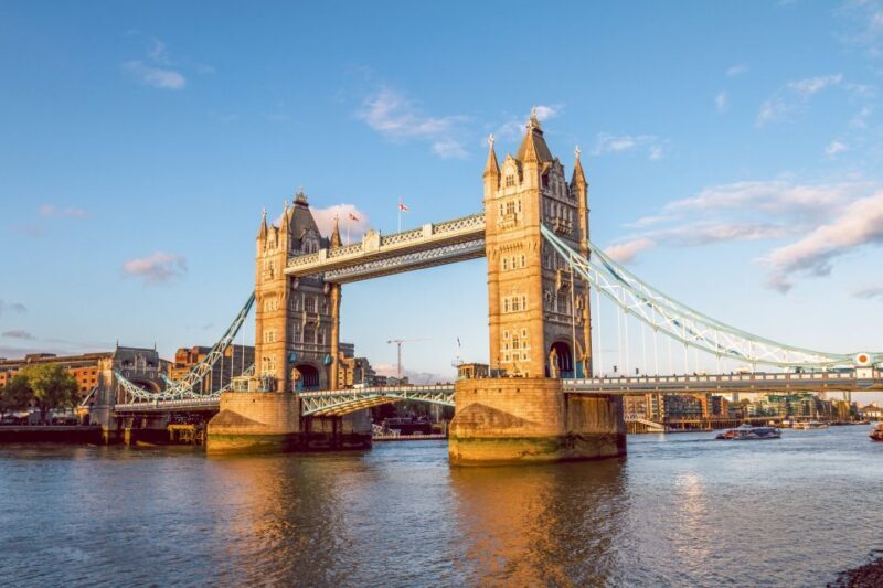 London: Vintage Bus Tour and London Eye Ticket - A Vintage Ride Through London’s Landmarks