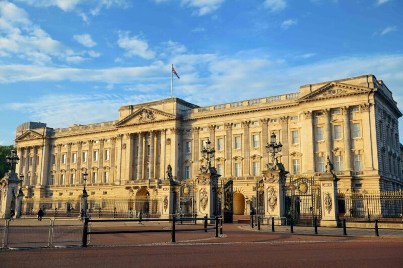 London: Vintage Bus Tour and London Eye Ticket - The Value and Practicality of the Tour