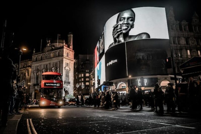 London: VIP Private Car Tour by Night - Key Points