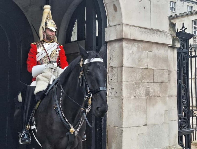 London Walking Tour: Buckingham Palace to Big Ben in 2 hours - Key Points