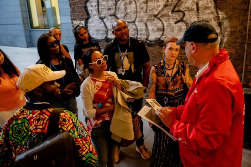 London Walking Tours: Discover History, Culture & Mystery - Londons Entertainers: Film, Music, and Cultural Landmarks