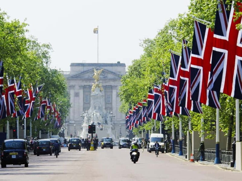 London: Westminster & Changing of the Guard  Private Tour - Authentic London Flavor and Hidden Gems
