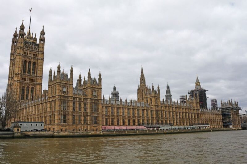 London: Westminster to Hampton Court River Thames Cruise - What you can expect onboard