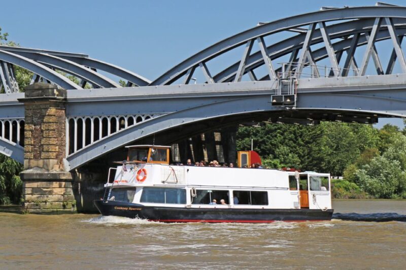 London: Westminster to Kew River Thames Cruise - A Close Look at the Thames Cruise Experience