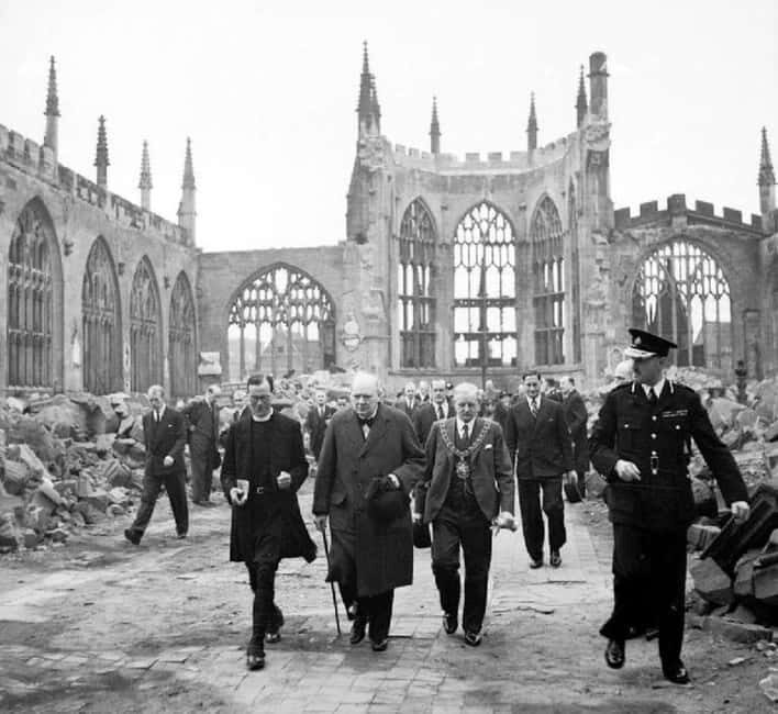 London: Winston Churchill and World War II - An In-Depth Look at the Experience