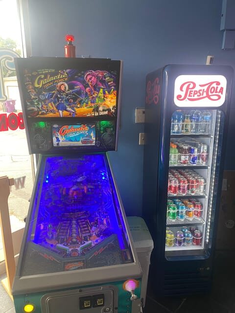 Long Beach: Pinball Arcade 40 Pinball Machines on Freeplay - Detailed Breakdown of the Experience