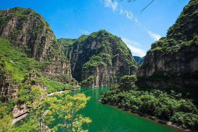 Longqing Gorge and Guyaju Caves Excursion With English Speaking Driver - The Scenic Wonder of Longqing Gorge