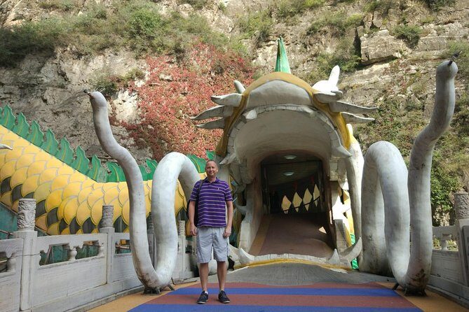 Longqingxia Gorge Cruise and Guyaju Cave Dwellings Private Day Tour - Who Should Consider This Tour?