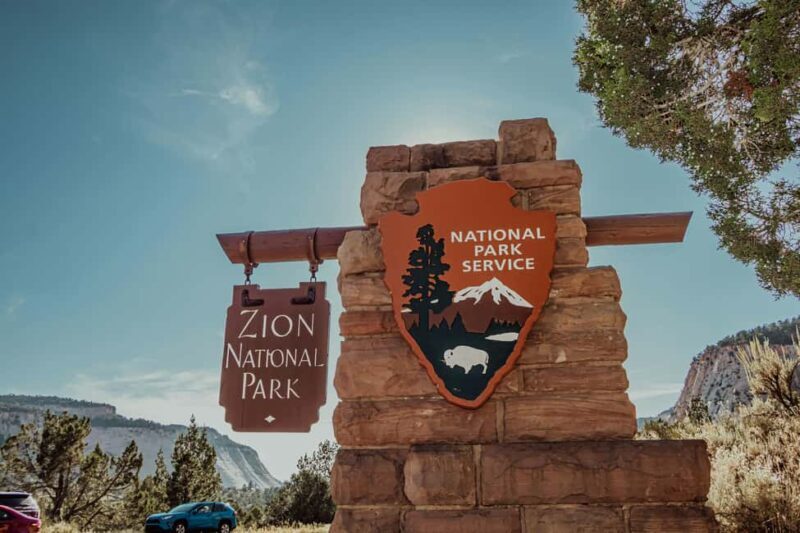 Los Angeles: 7-Day Small Group Yellowstone Tour Round Trip - Yellowstone’s Lakes, Valleys, and Majestic Canyons