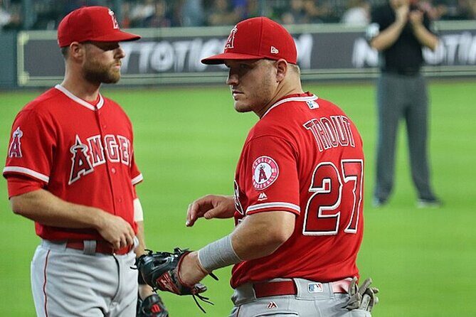 Los Angeles Angels Baseball Game at Angel Stadium - An In-Depth Look at the Angel Stadium Experience