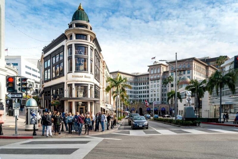 Los Angeles: Celebrity Homes and Movie Scenes Bus Tour - Who Should Consider This Tour?