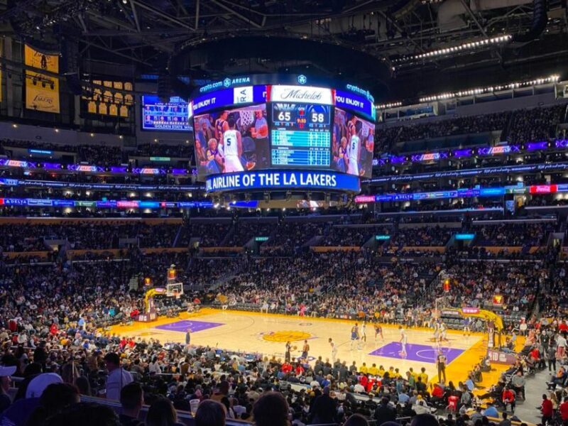 Los Angeles: Los Angeles Lakers Basketball Game Ticket - The Experience at a Glance