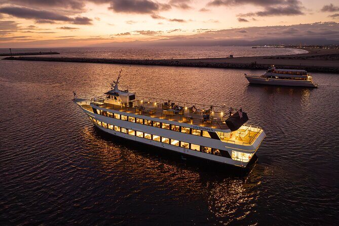 Los Angeles Premier Dinner Cruise from Marina del Rey - Entertainment and Group Size