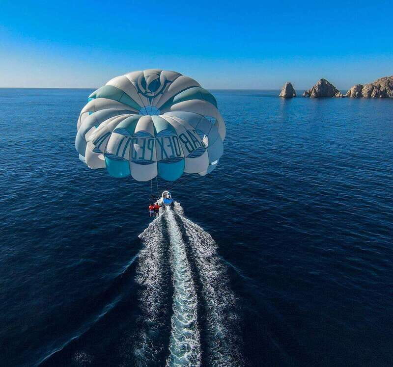 Los Cabos: Parasailing, a new perspective from the skies. - An Introduction to the Los Cabos Parasailing Experience
