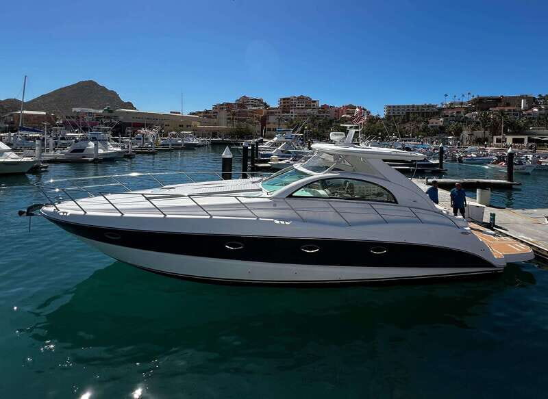 LOS CABOS: PRIVATE BAY AND ARCH TOUR. LUXURY YACHT - Key Points