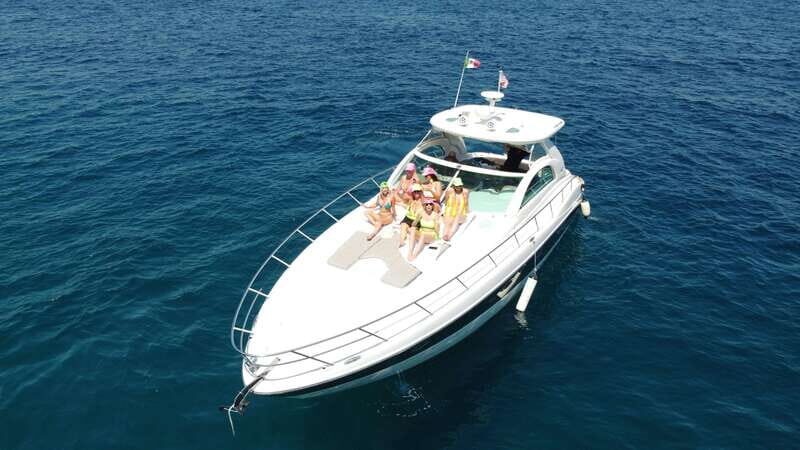LOS CABOS: PRIVATE BAY AND ARCH TOUR. LUXURY YACHT - The Sum Up