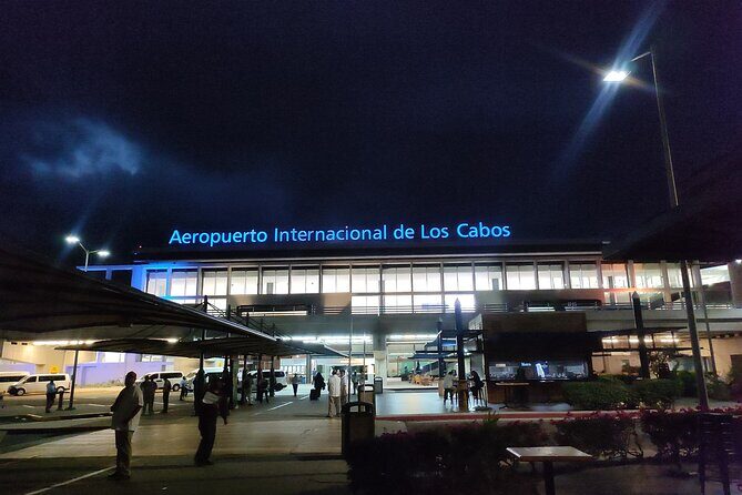 Los Cabos Private Transportation (Zone 3) One Way - The Ride: Comfort, Vehicles, and Features
