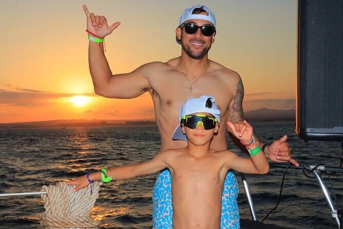 Los Cabos Sunset Catamaran Cruise with Open Bar & Light Snack - Safety, Comfort, and Customer Service