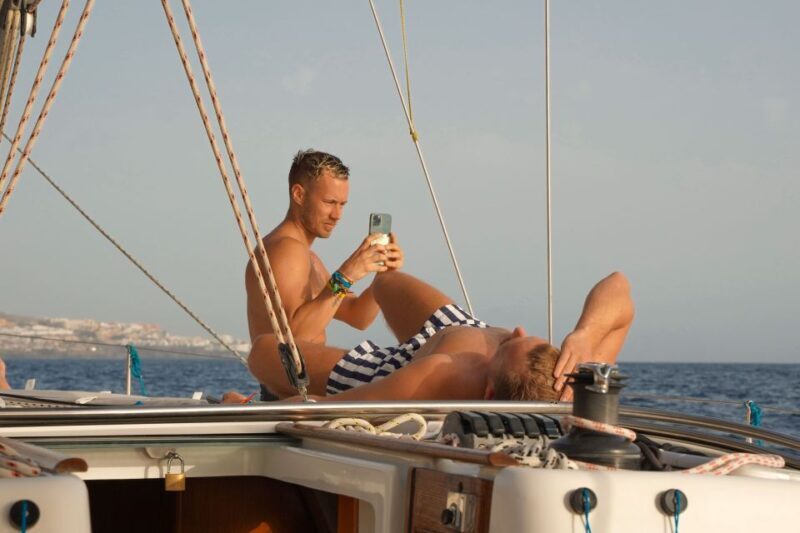 Los Gigantes: Private Sailing Tour with Swim, Drink, & Tapas - Key Points