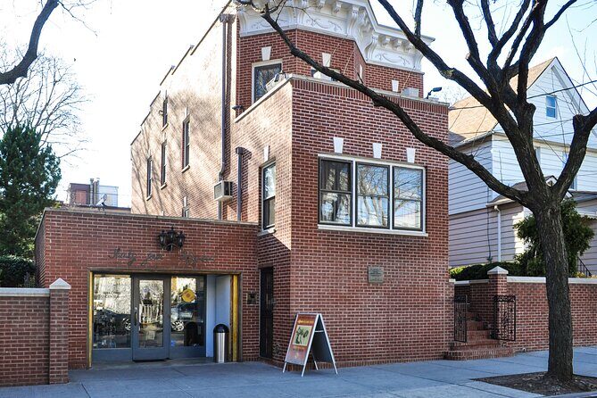 Louis Armstrong and Jazz Private Walking Tour with Concert - Transportation, Group Size, and Practical Details