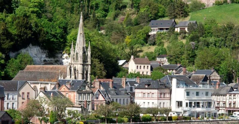 Lourdes: Express Walk with a Local in 60 minutes - The Authenticity of the Experience