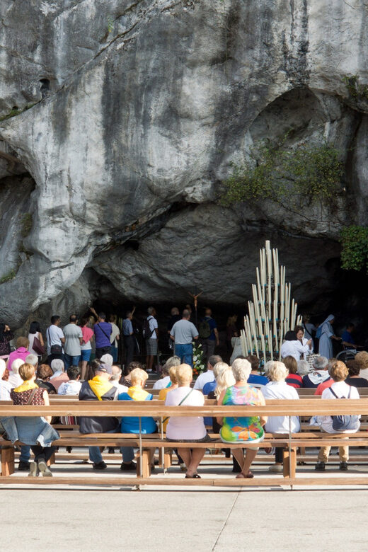 Lourdes: Private Guided Tour in the Sanctuary - Who Should Consider This Tour?