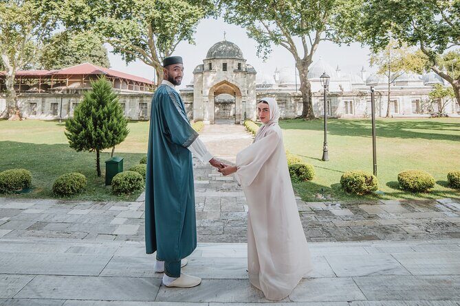 Love in Istanbul: Perfect Photo Moments at Iconic Locations - Practical Considerations: Timing, Group Size, and Weather