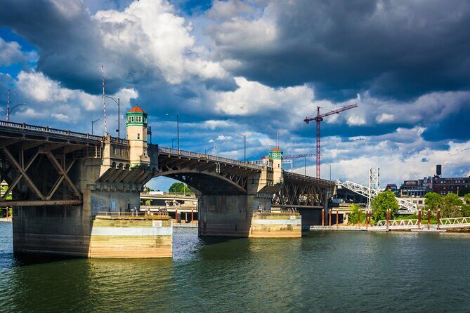Love in the City of Roses: Romantic Tour in Portland - Exploring Portlands Scenic Highlights