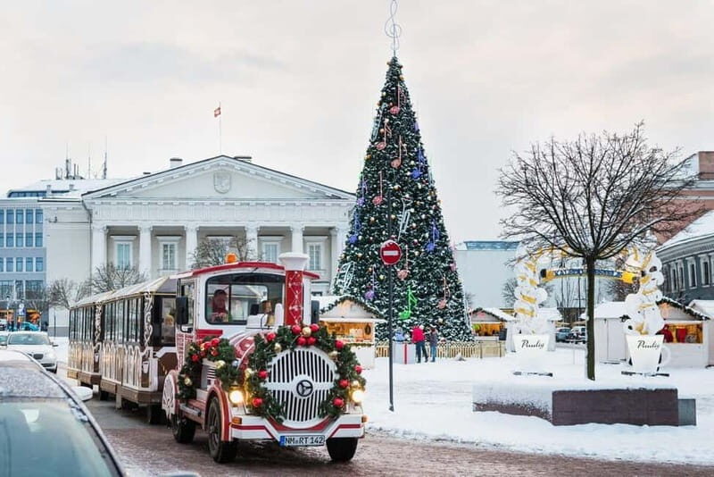 Lovely Walking Tour Around Vilnius During Christmas Time - Key Points