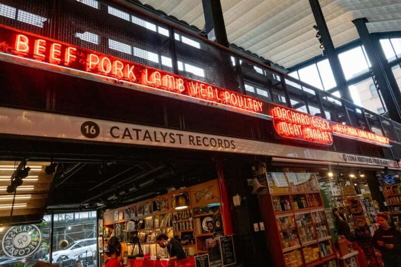 Lower East Side Experience w/ 4 Delis & Synagogue Entry - Authenticity and Atmosphere