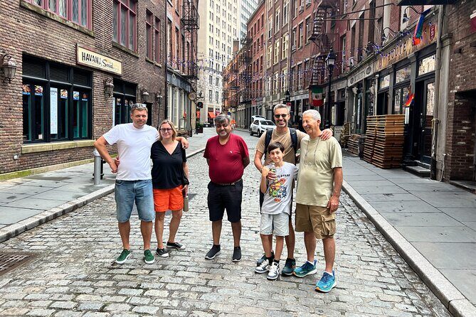 Lower Manhattan: From Financial Power to Enduring Hope - Lower Manhattan: From Financial Power to Enduring Hope – A Practical and Authentic Tour