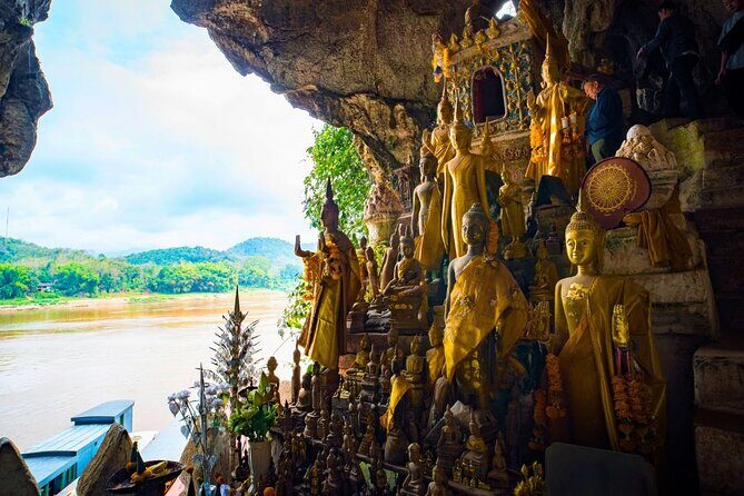 Luang Prabang Alm Giving, Temples and Pak Ou Caves Private Tour - Temples and the Royal Heritage
