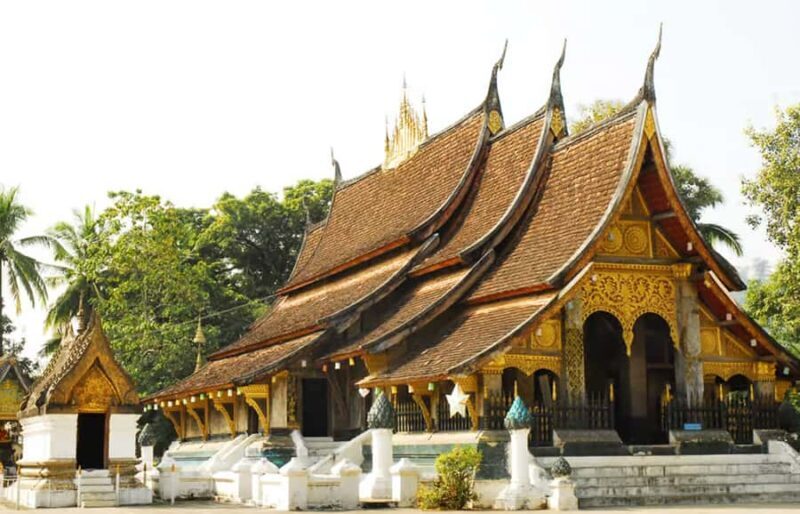 Luang Prabang:1 Hour Heritage Tour,snacks,drinks,pick-up - Key Points