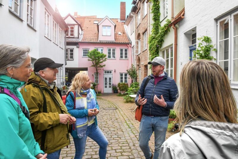 Lübeck: Entertaining Tour Through Hidden Courtyards - Key Points