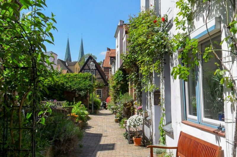 Lübeck: Entertaining Tour Through Hidden Courtyards - Value and Accessibility