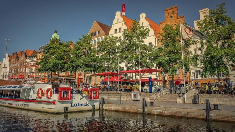 Lübeck: Private Christmas Market Tour - Key Points