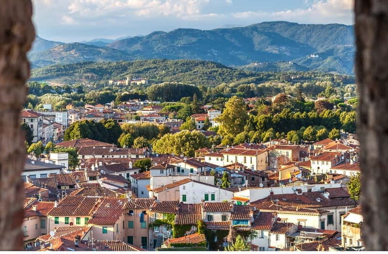 Lucca: 2-Hour Introductory Walking Tour with a Local - Key Points