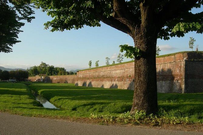 Lucca Highlights Private Walking Tour - Practical Details and Considerations