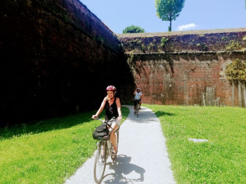 Lucca Sightseeing Tour by E-bike or City bike - Exploring Lucca by Bike: A Practical and Authentic Tour Experience