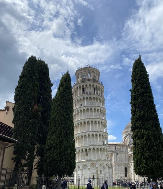 Lucca tour & Pisa tower + Wine Tasting by van from La Spezia - The Itinerary in Detail